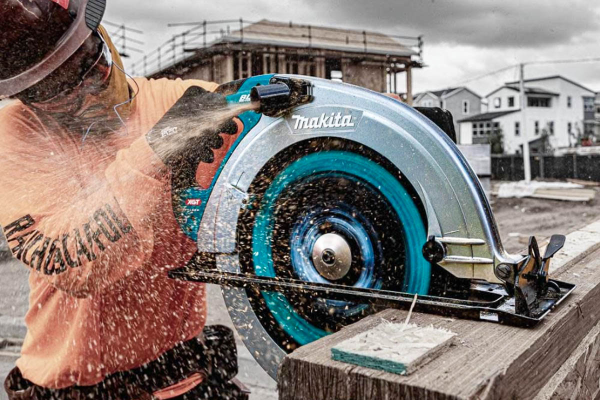 Makita 40V max XGT 16 5/16-Inch Circular Saw GSH06 - Pro Tool Reviews