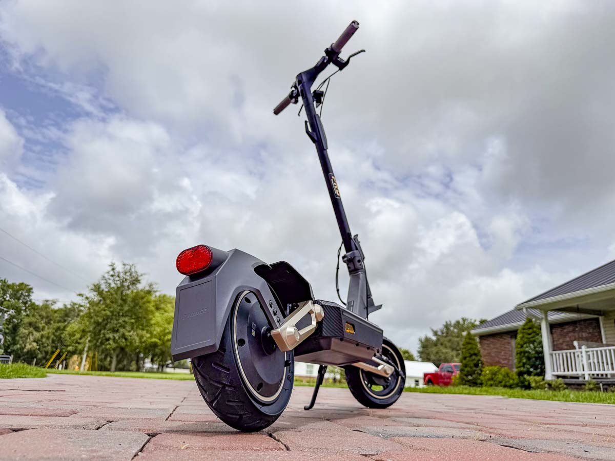 NAVEE ST3 Pro Electric Scooter Review - Pro Tool Reviews