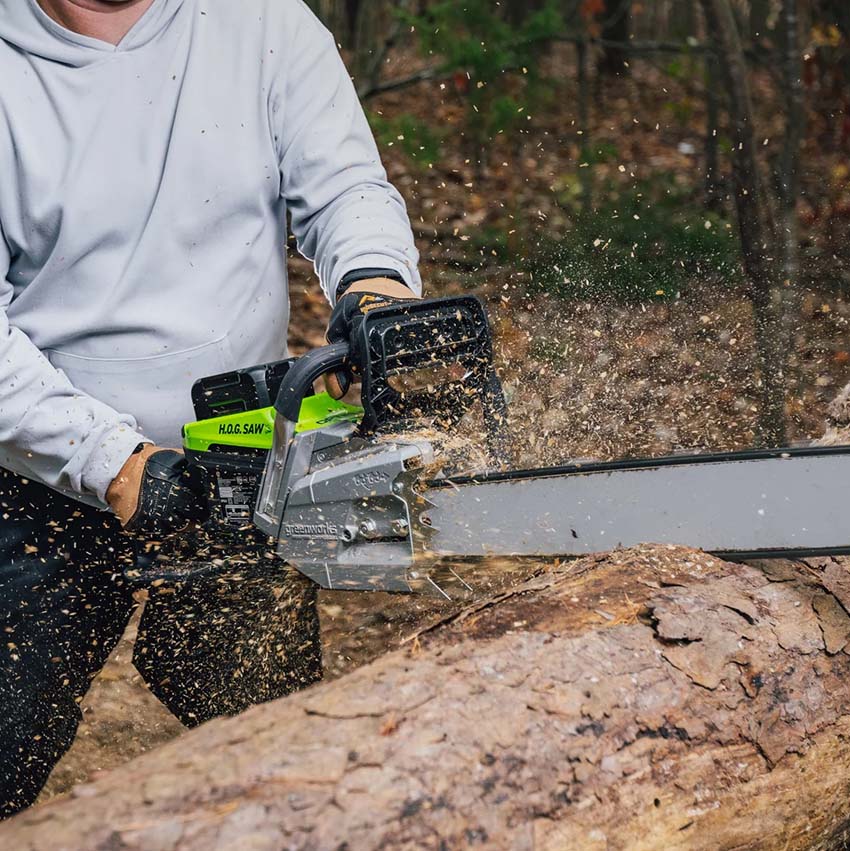 Best Battery-Powered Chainsaws for Pros and Homeowners