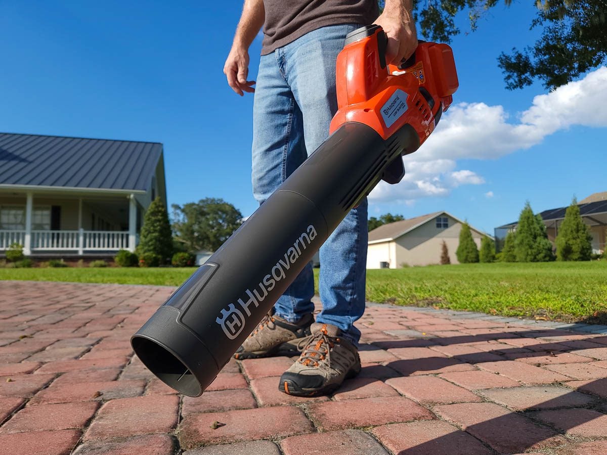 Review: Husqvarna 40V Battery-Powered Leaf Blaster - Pro Tool Reviews
