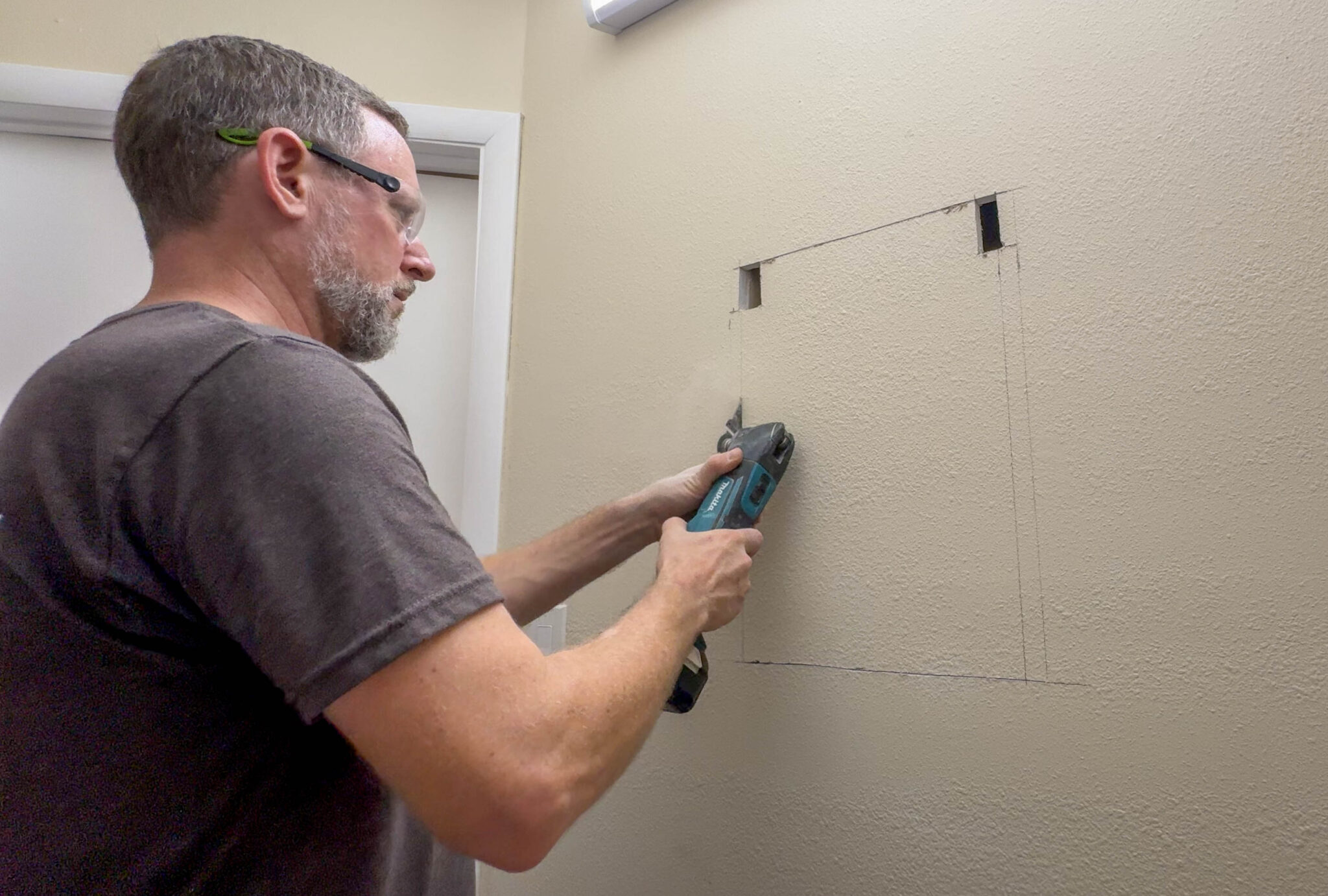 SnapSafe In-Wall Safe: Convenient, Concealed Storage - Pro Tool Reviews