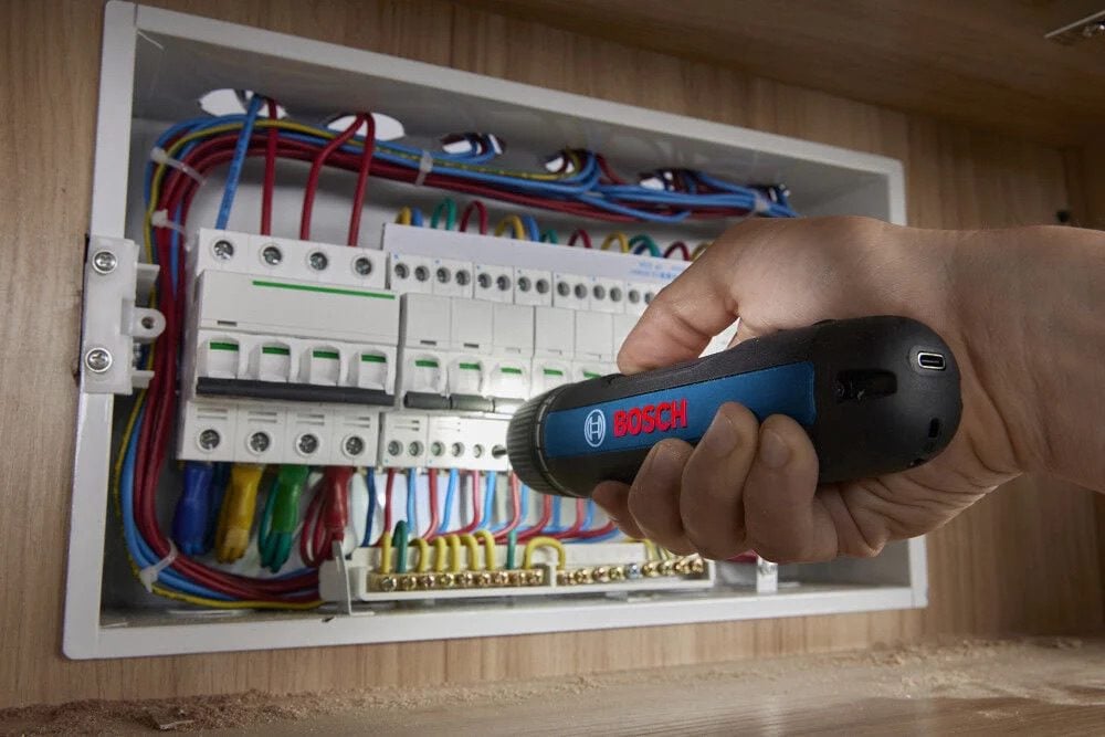 Fast, Easy Driving: Bosch 4V Max Rechargeable Screwdriver - Pro Tool ...