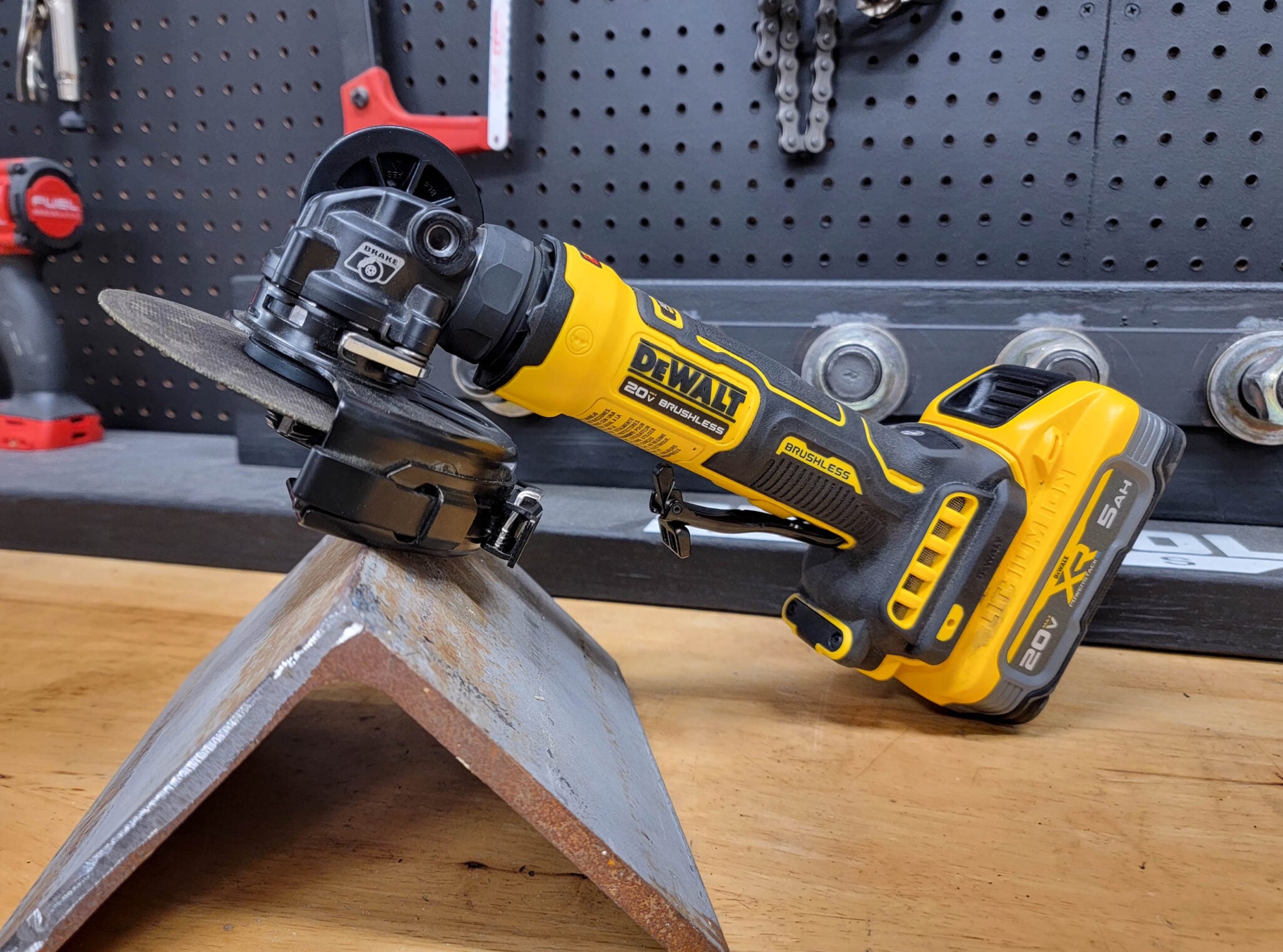 Slimming Down: DeWalt Atomic 20V Max Angle Grinder DCG402 - Pro Tool ...