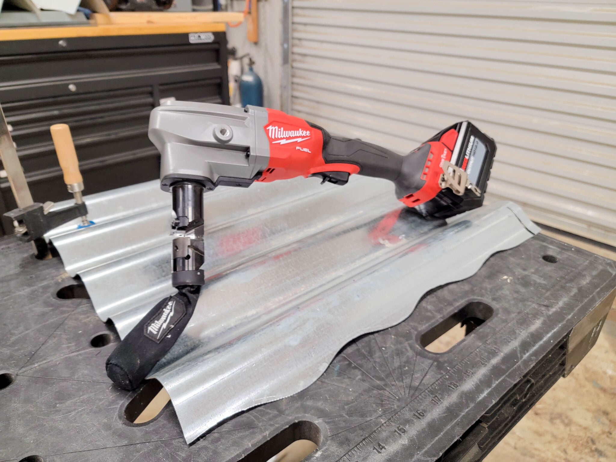 Milwaukee M18 Fuel 10-Gauge Nibbler: This Changes Everything - Pro Tool ...