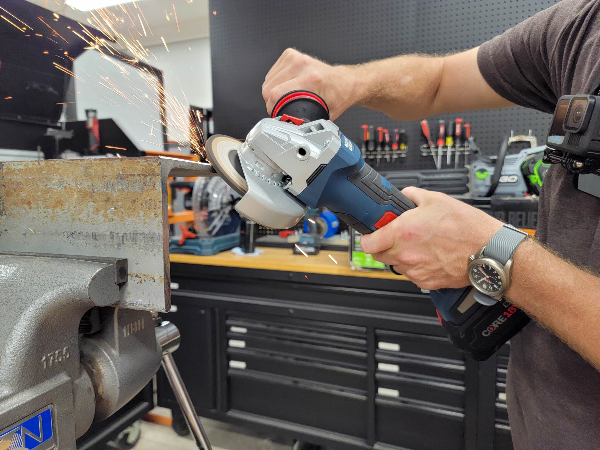 Control Meets Convenience: Bosch 18V GWS18V-11PSN Angle Grinder Review ...